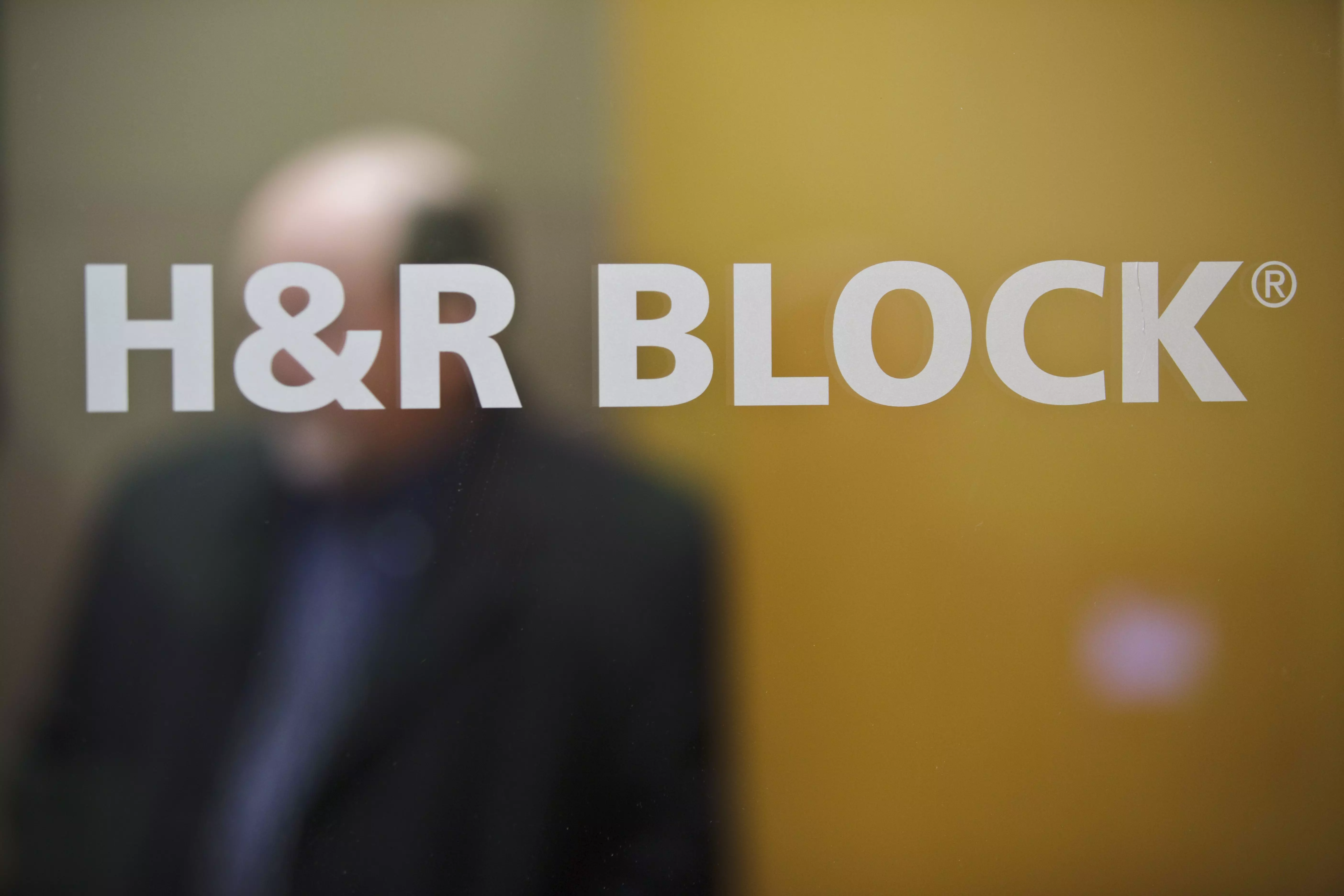 តើអ្នកគួរប្រើ H&R Block ទេ?