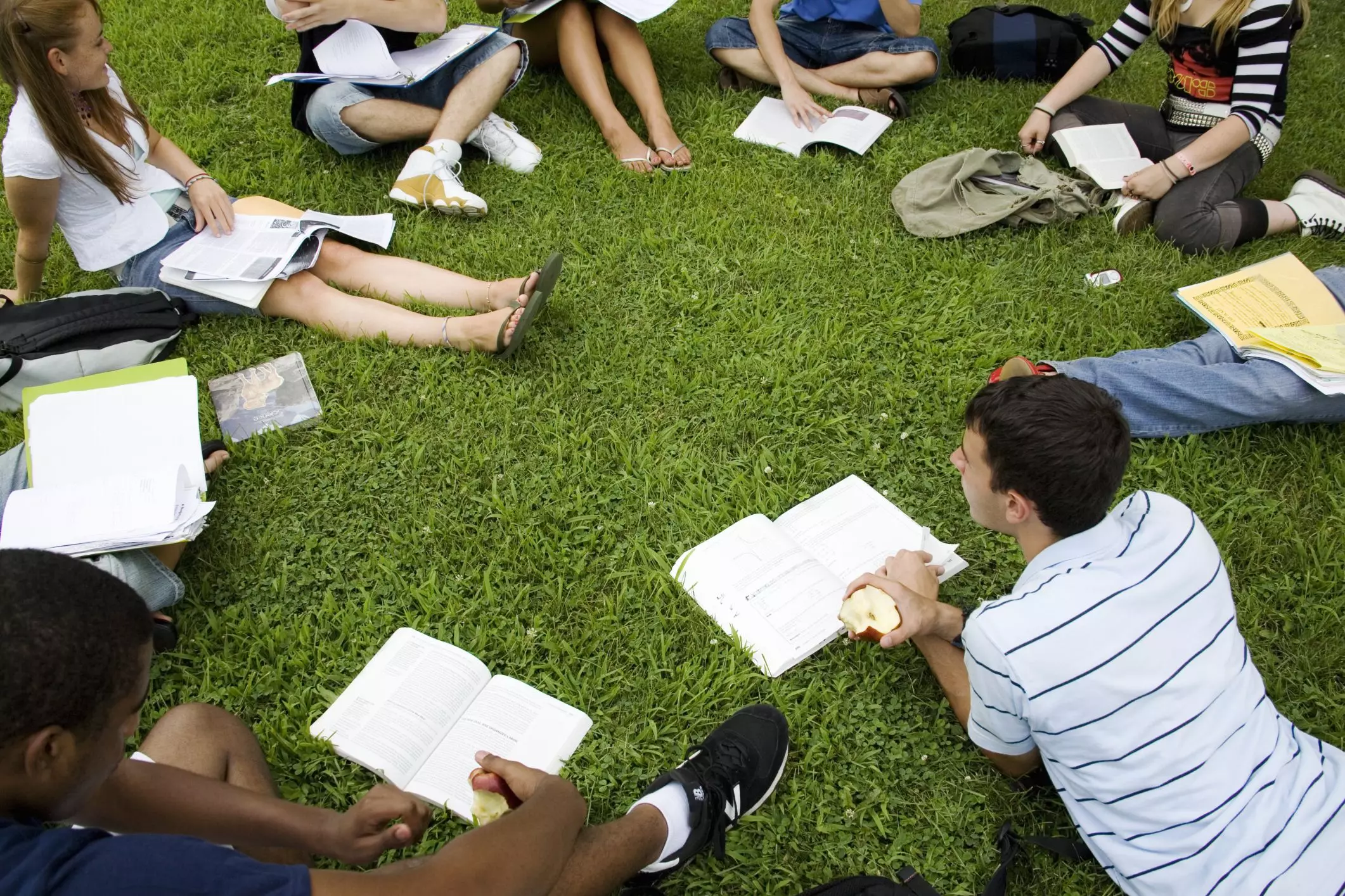 Jaka jest średnia stopa oprocentowania kredytu studenckiego?