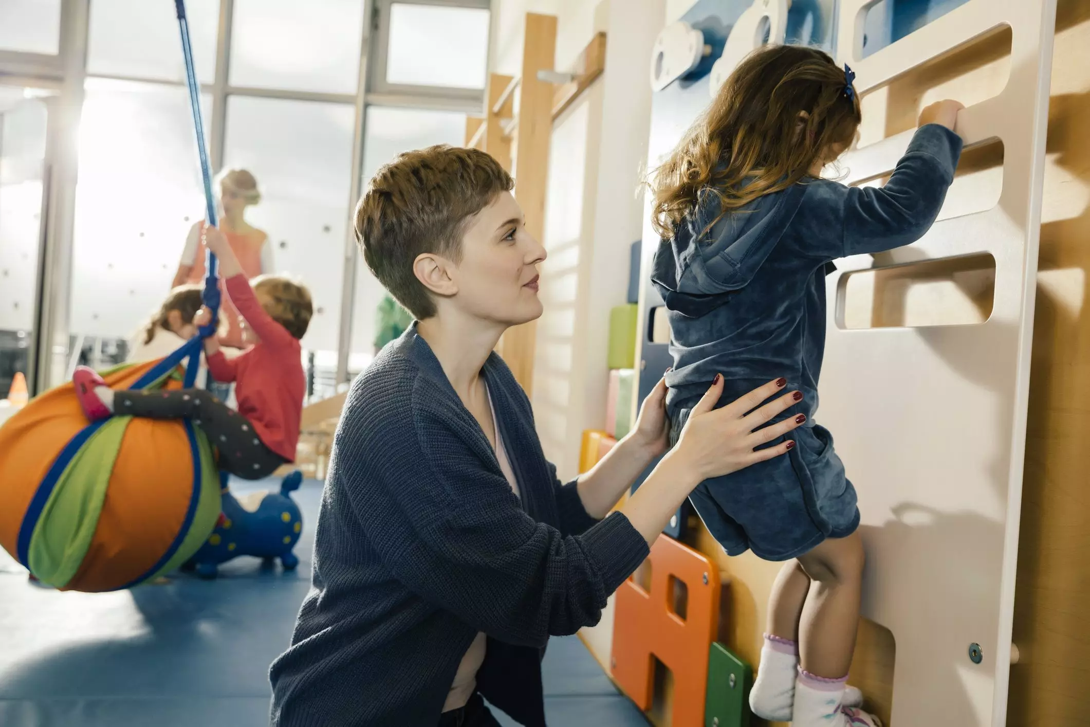 Belastung durch Kinderbetreuungskosten führt zu Schulden, Verzicht auf Haustiere