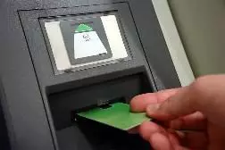 Uyifaka njani imali kwi-ATM